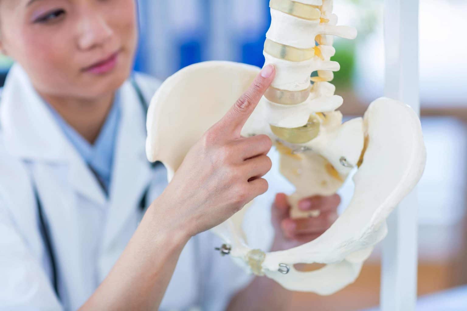 【Lumbalgia】⇨ Causas, Síntomas y Tratamiento